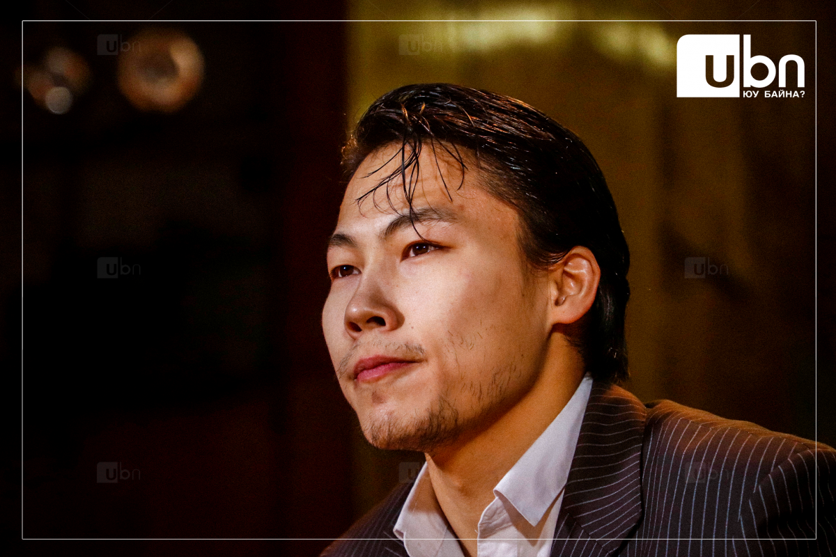 Х.Сумъяадорж: Гэр бүлийнхээ аурагаас болоод ч тэр үү далд ухамсарт жүжигчин болох хүсэл байсан ч ...